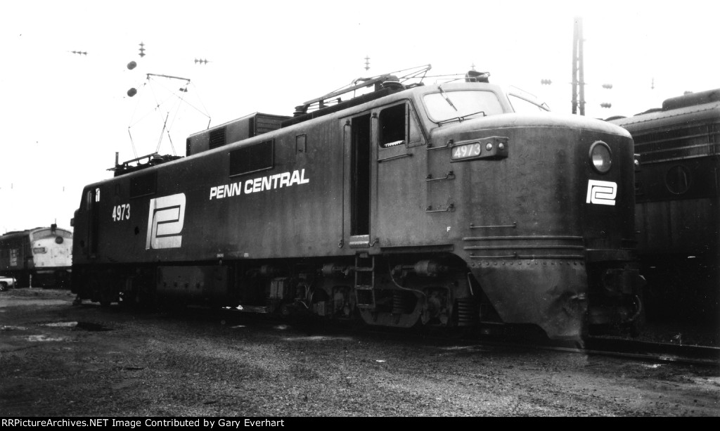 PC E40 #4973 - Penn Central